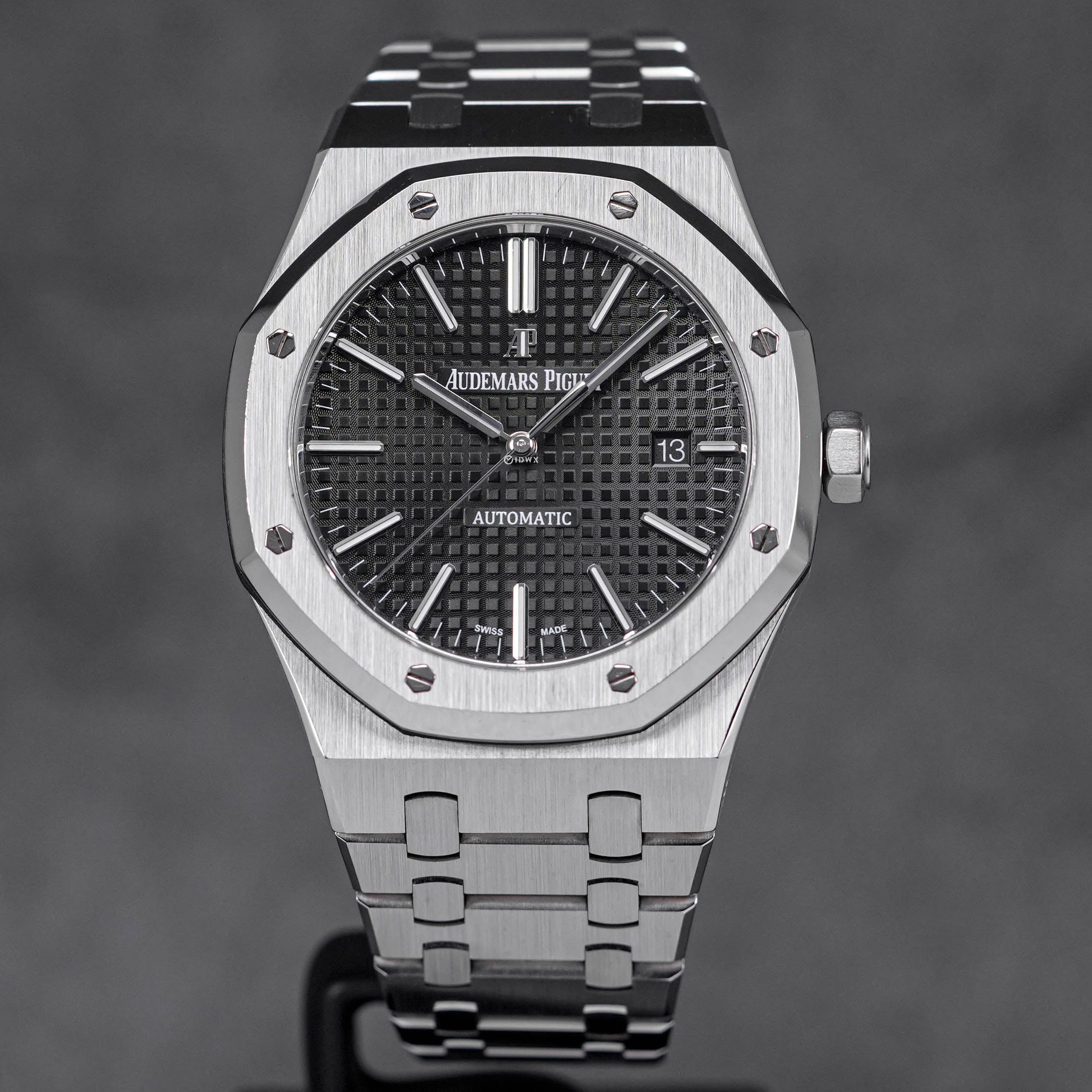 AUDEMARS PIGUET ROYAL OAK 41MM 15400 BLACK DIAL (2016) - IDWX