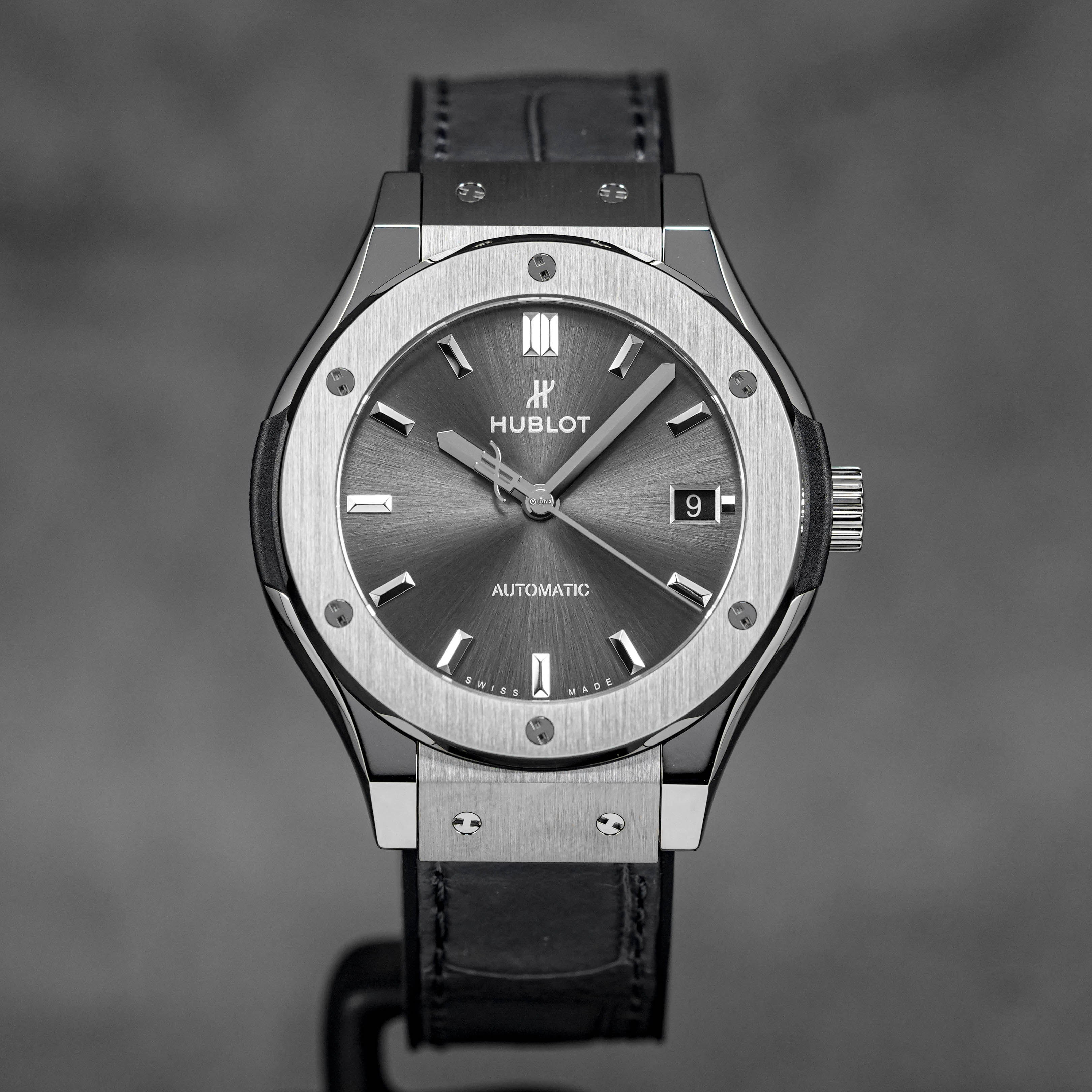 HUBLOT CLASSIC FUSION 38MM RACING GREY TITANIUM (2024) - IDWX