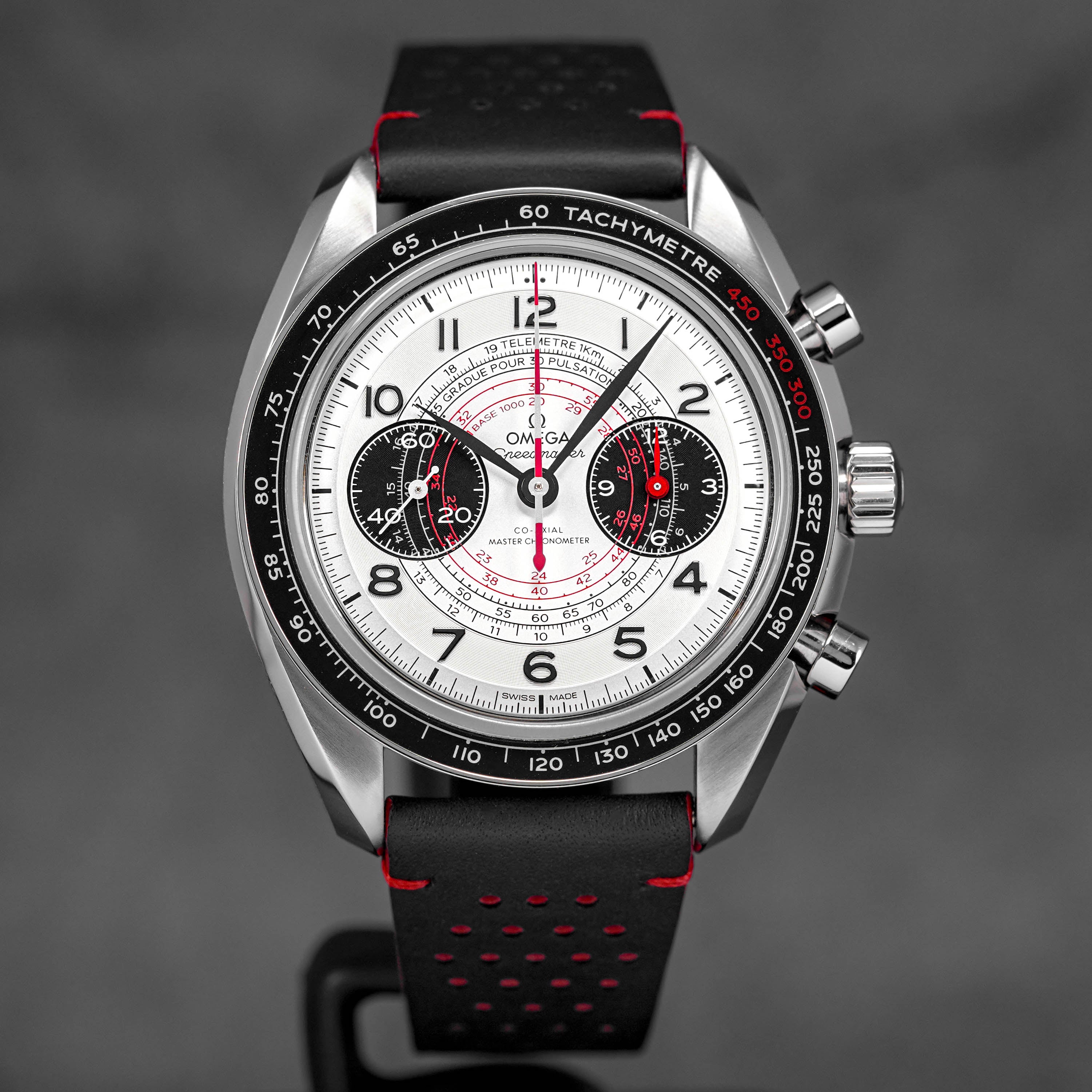OMEGA SPEEDMASTER CHRONOSCOPE SILVER-RED DIAL LEATHER STRAP (2022) - IDWX
