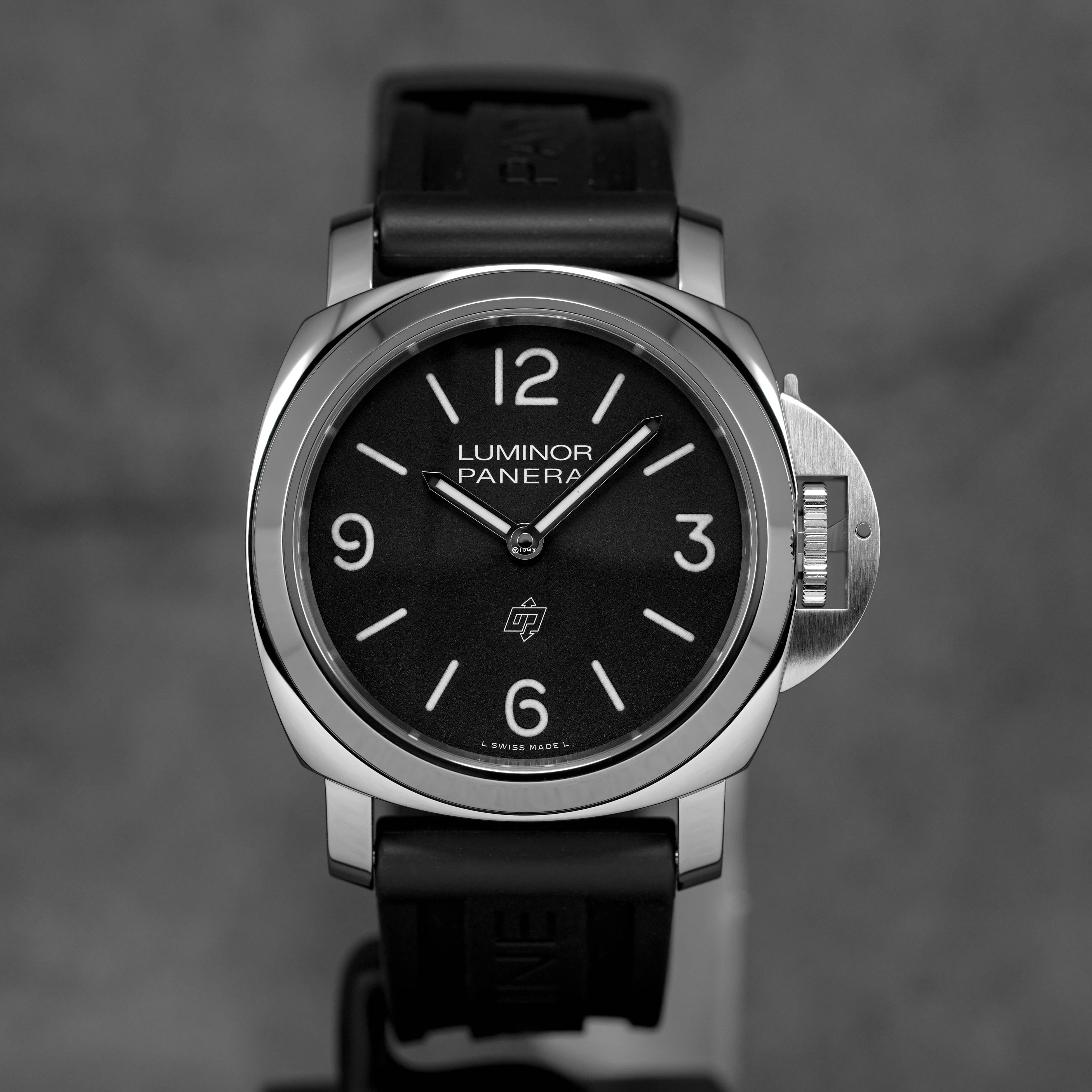 PANERAI LUMINOR BASE LOGO STEEL BLACK DIAL PAM 1086 (2025) - IDWX