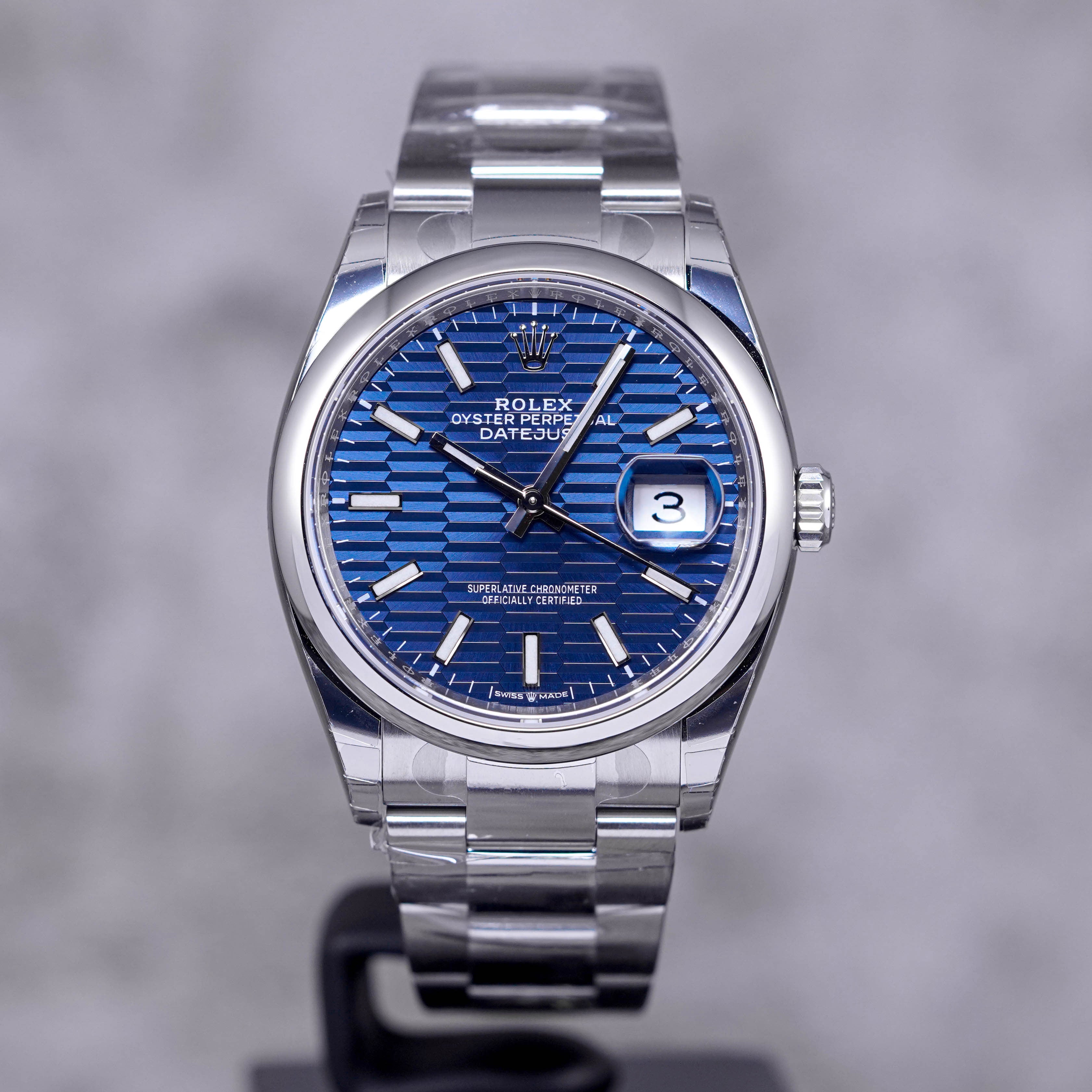 ROLEX DATEJUST 36MM OYSTER DOMED BLUE FLUTED DIAL (2022) - IDWX